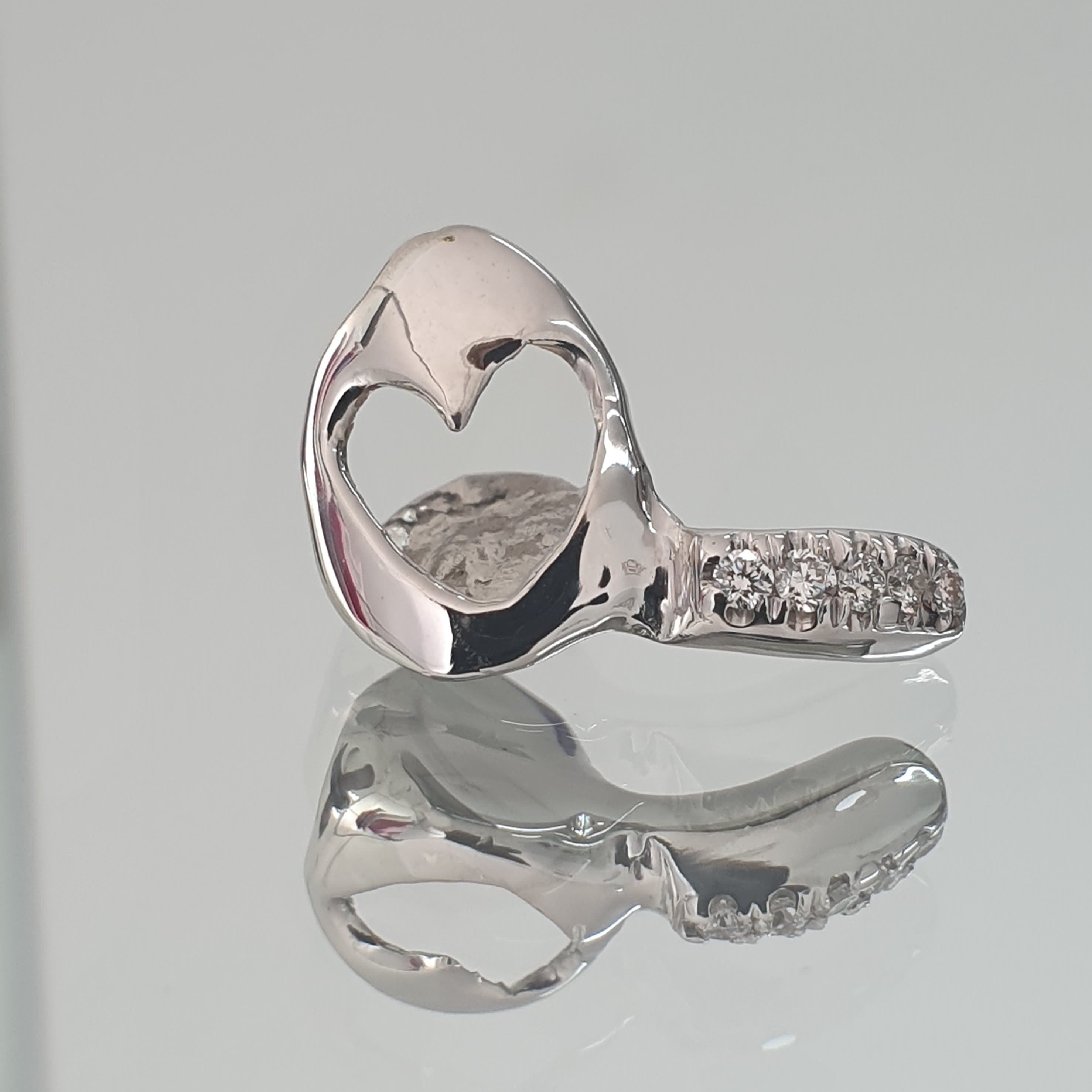 Heart window with diamond inlay design, grillz, Diamonds – London Grillz